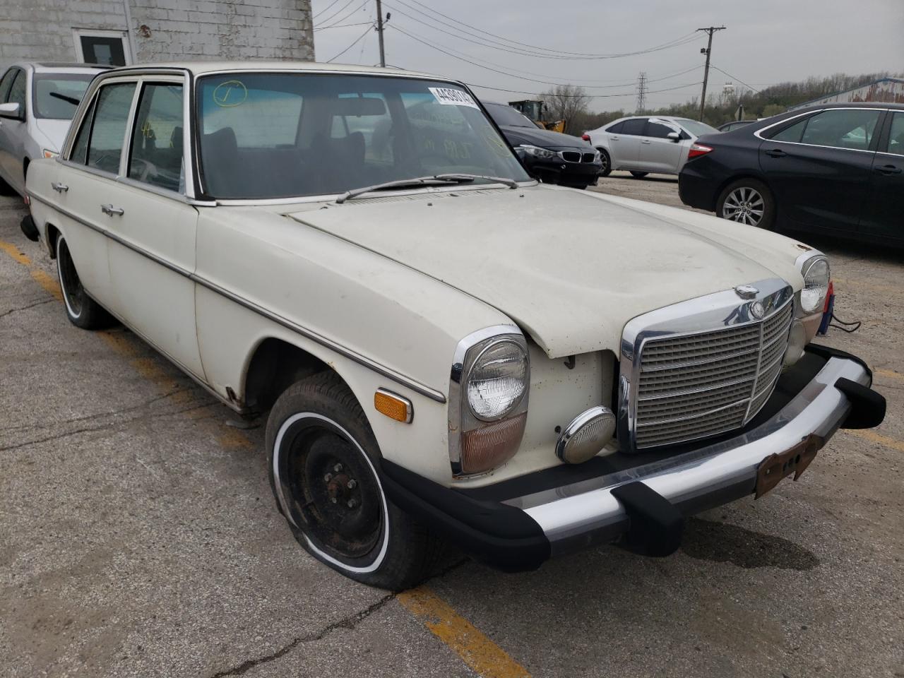 Damaged Mercedes-Benz 200-class Car for sale and auction | 11501712026386